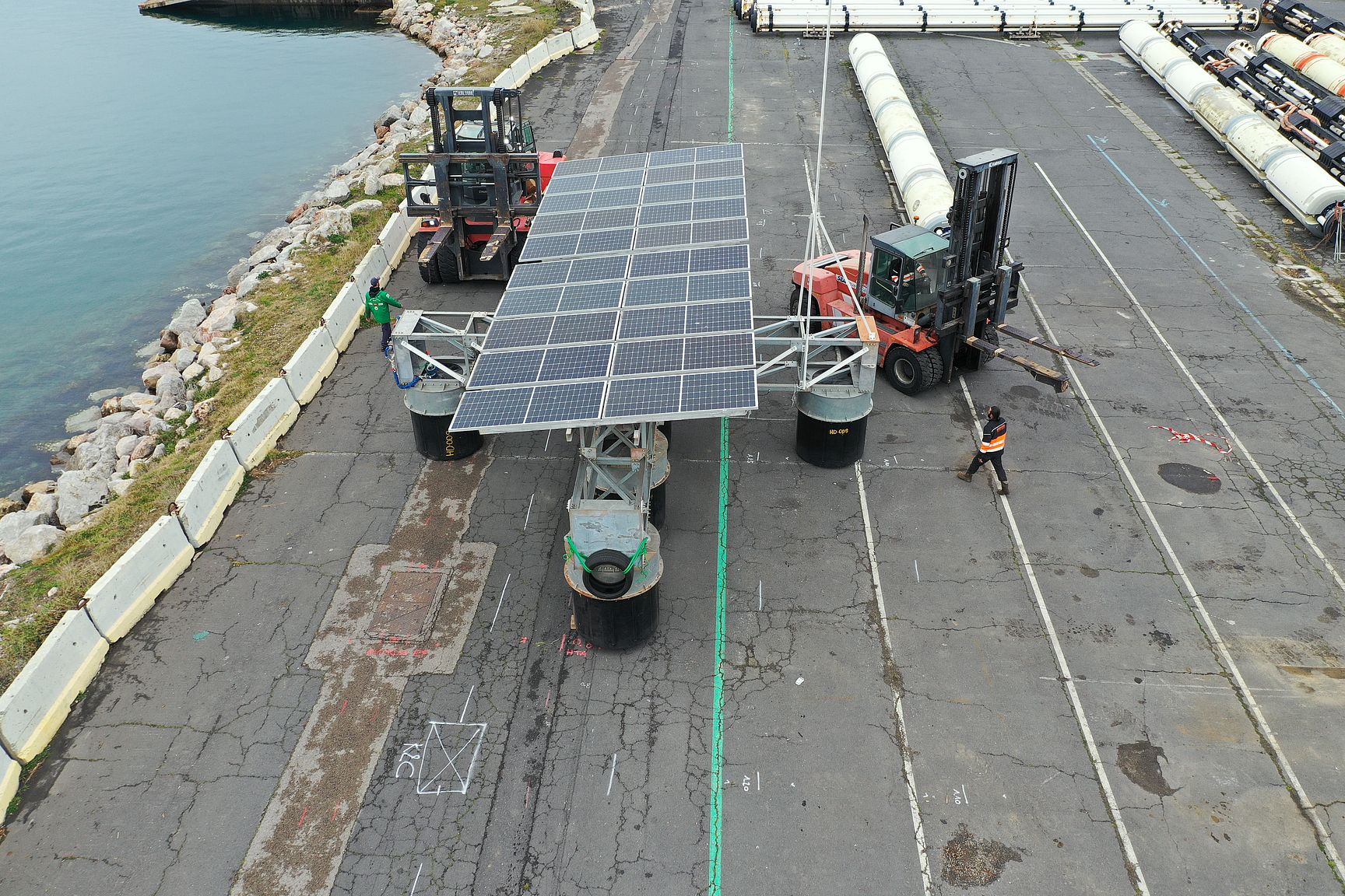 Voici la première centrale solaire flottante en mer de France