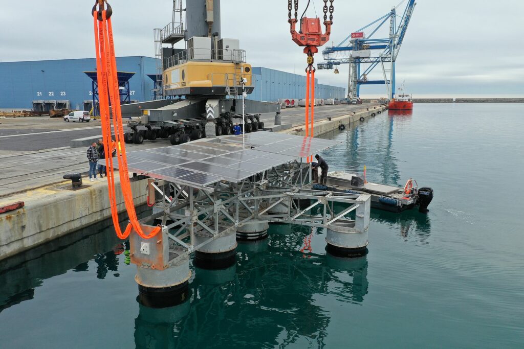 Voici la première centrale solaire flottante en mer de France