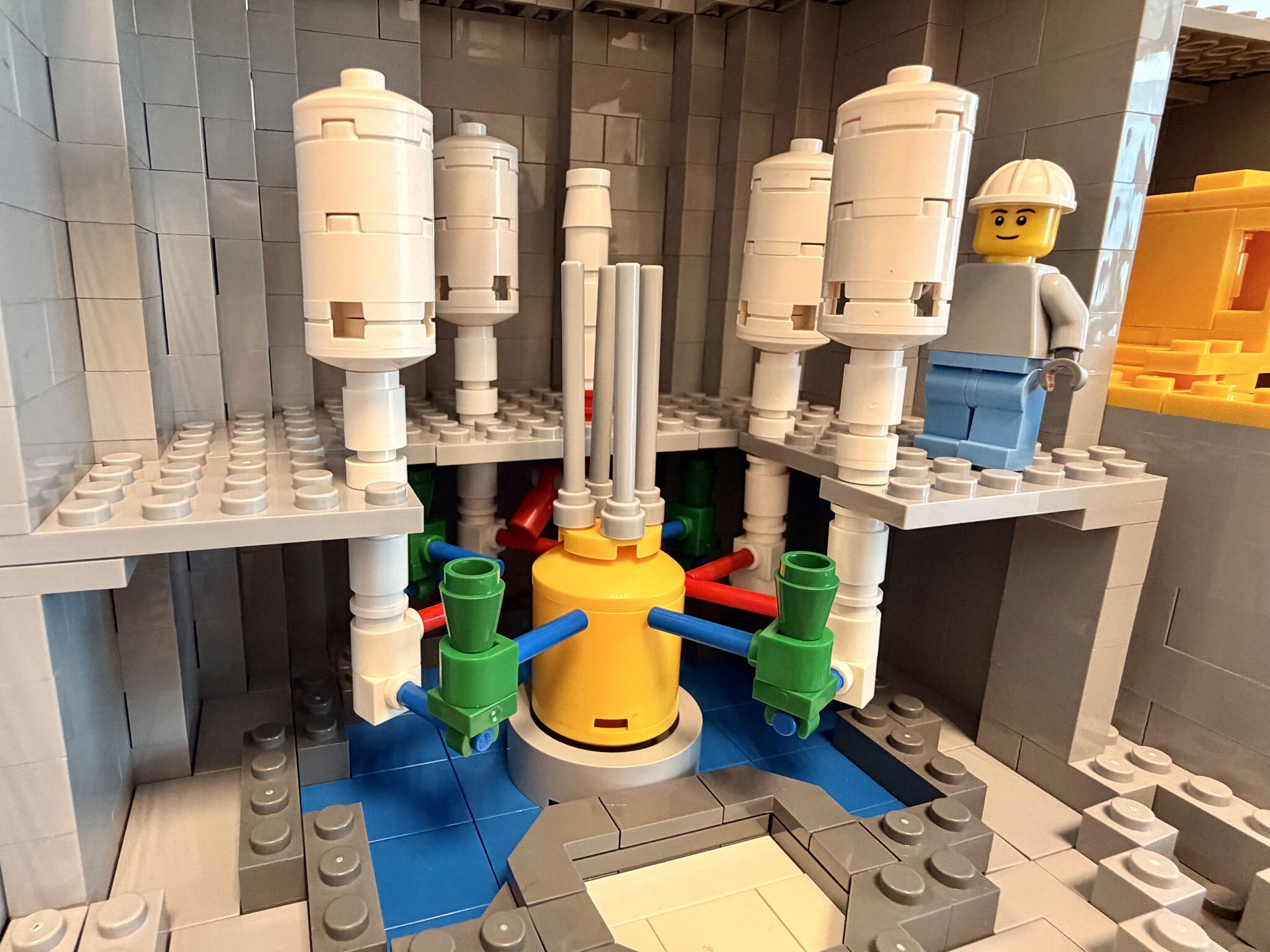 Un kit Légo du réacteur nucléaire EPR d'EDF commercialisé en 2026 ...